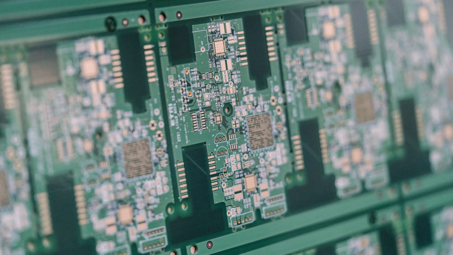 敬鹏电子 – 为客户提供高端PCB制造和PCB贴片加工组装一站式服务